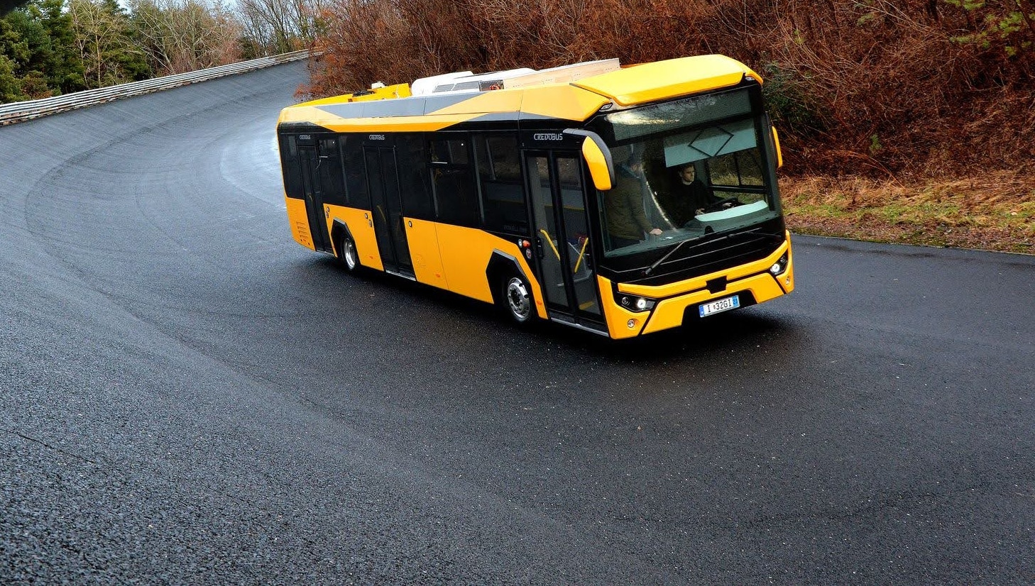 Węgierski Credobus z pierwszym autobusem elektryczny Electronell. Jako ...